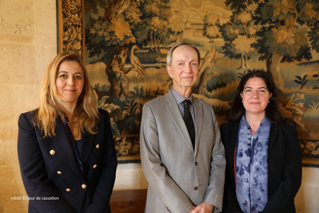 Gjyqtarja Remzije Istrefi – Peci dhe Juriskonsultja Suzana Krasniqi ...